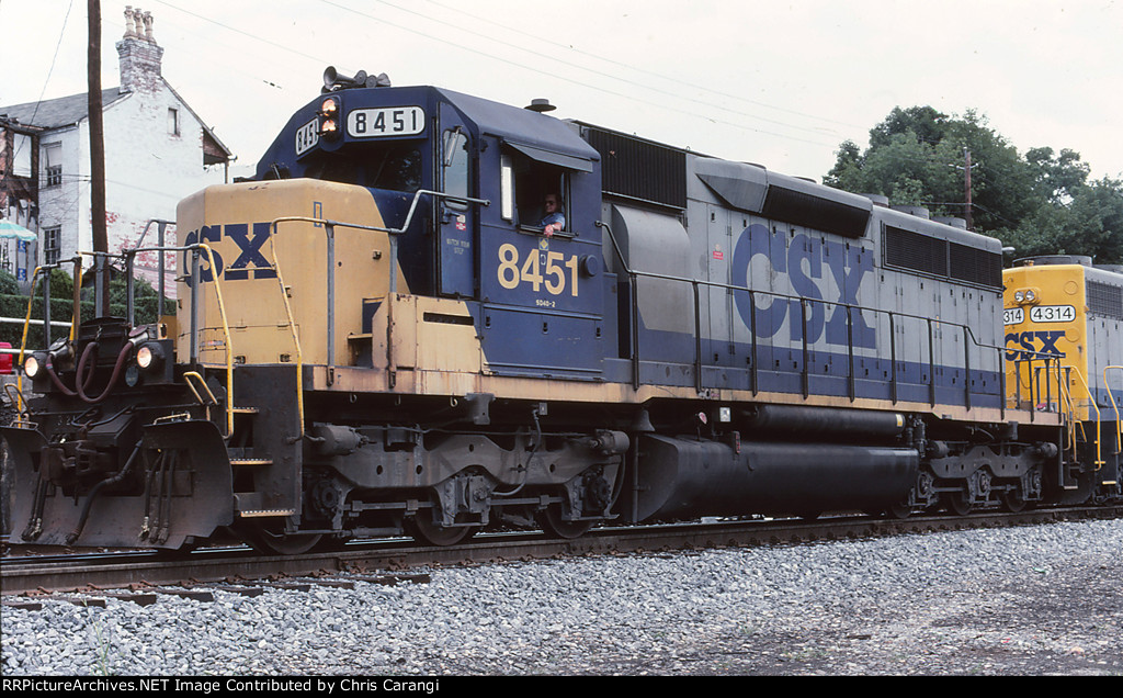 CSXT 8451 on Q317-17